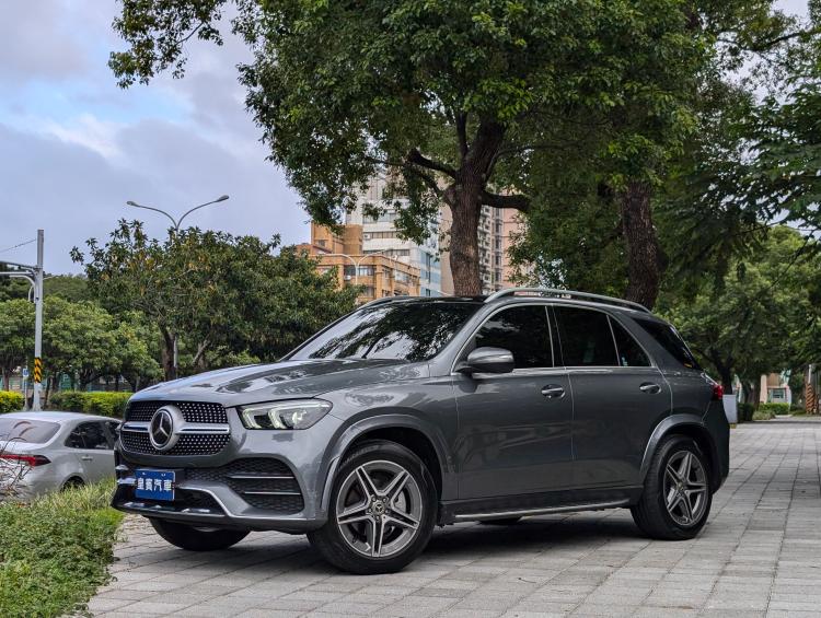 M-Benz 2021年式 GLE300d 4MATIC 灰 - 皇賓汽車 專營中古車