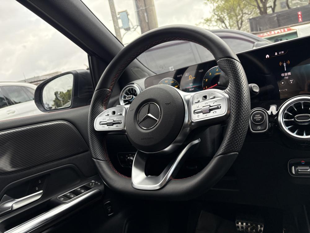 M-Benz 2022 B200 AMG Line 深灰 - 皇賓汽車 專營中古車
