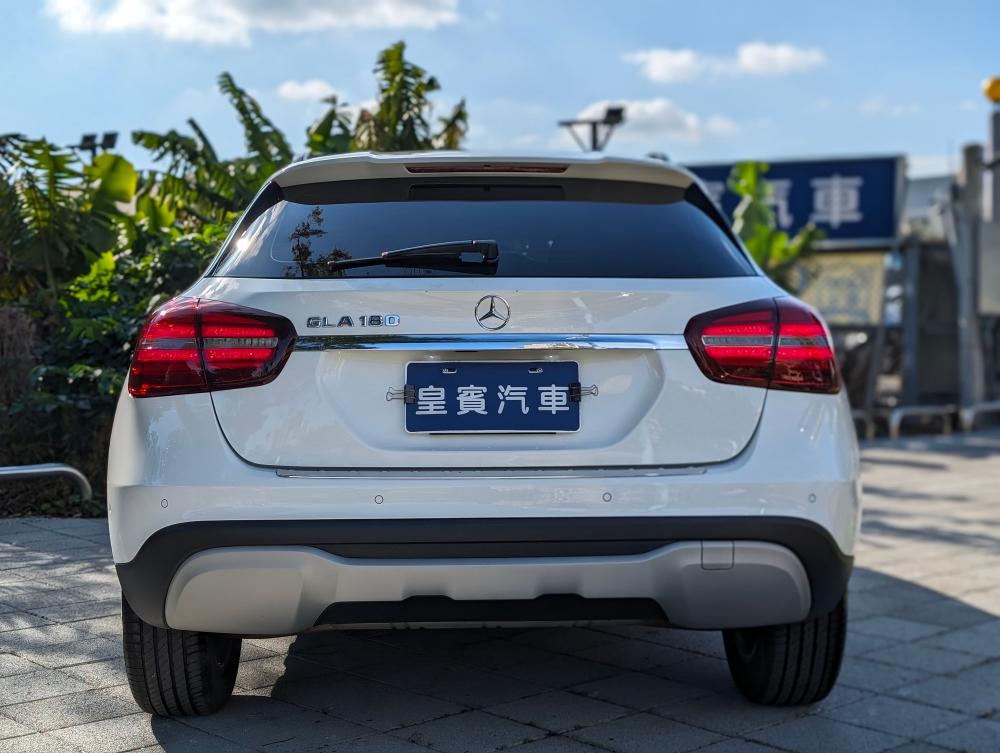 M-Benz 2018 GLA180 白 - 皇賓汽車 專營中古車